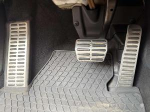 White Volkswagen Tiguan 2014 in Moletai, with an engine capacity of 1.97 L and mileage of 137 thousand km for 12700 €, photo 19 on AUTOMOTO.COM.LV