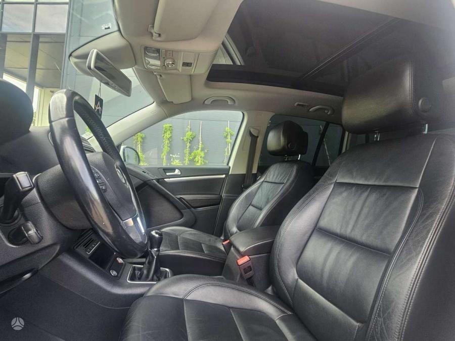 Balts Volkswagen Tiguan 2014 Viļņa, ar dzinēja tilpumu 2.00 L un nobraukumu 241 tūkst. km par 8350 €, foto 15 vietnē AUTOMOTO.COM.LV