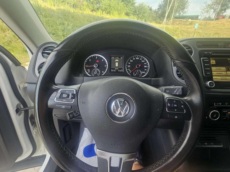 Balts Volkswagen Tiguan 2014 Viļņa, ar dzinēja tilpumu 2.00 L un nobraukumu 241 tūkst. km par 8350 €, foto 17 vietnē AUTOMOTO.COM.LV