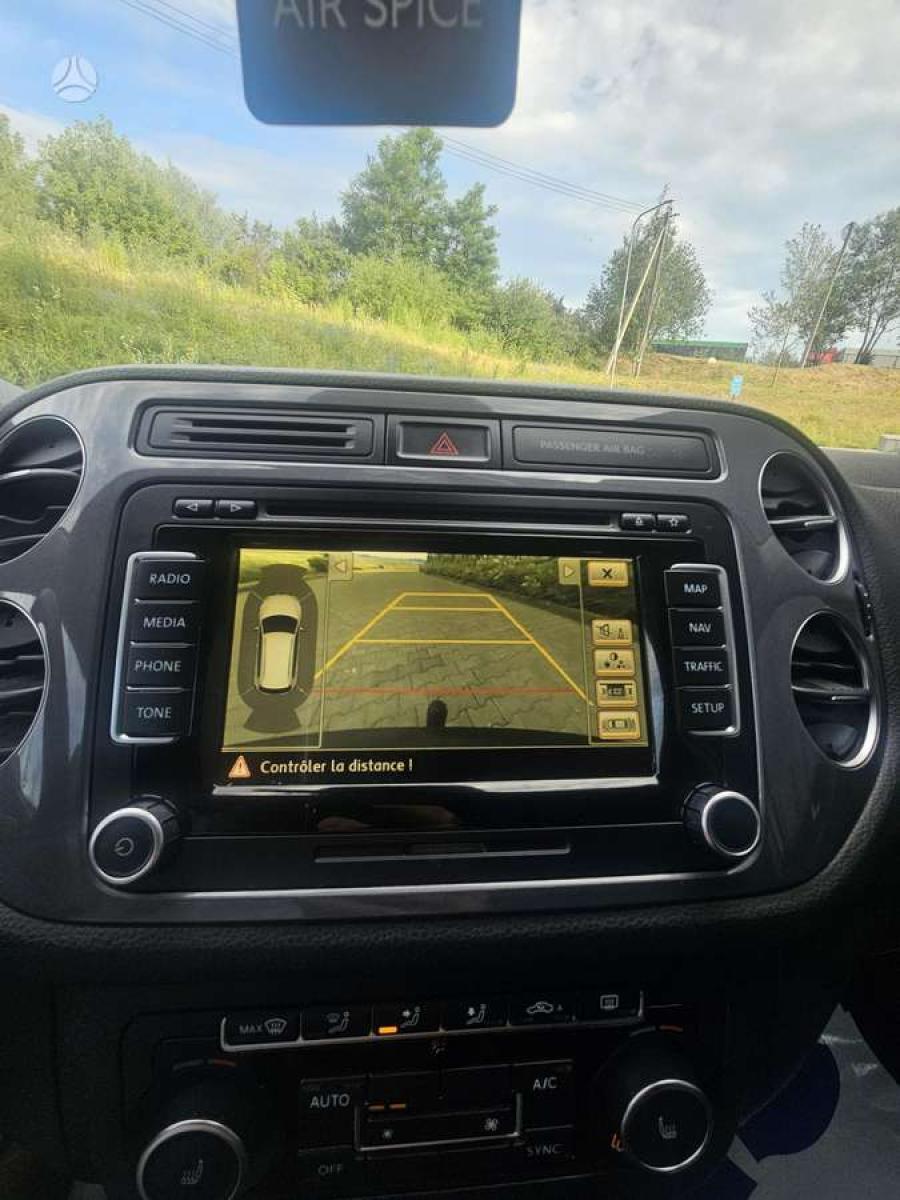 Balts Volkswagen Tiguan 2014 Viļņa, ar dzinēja tilpumu 2.00 L un nobraukumu 241 tūkst. km par 8350 €, foto 23 vietnē AUTOMOTO.COM.LV