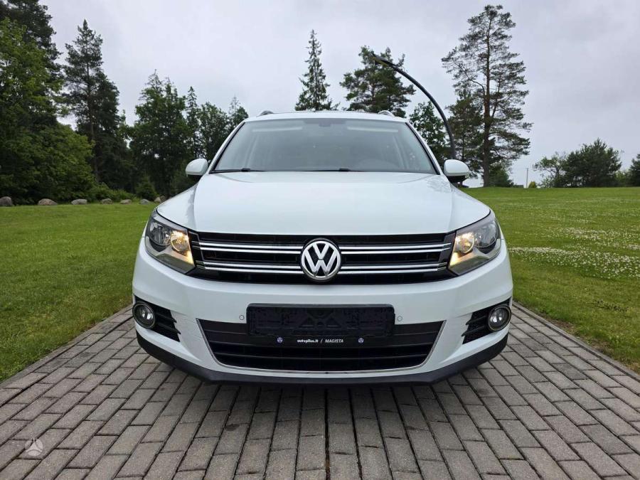 White Volkswagen Tiguan 2014 in Telschi, with an engine capacity of 1.39 L and mileage of 220 thousand km for 9200 €, photo 6 on AUTOMOTO.COM.LV