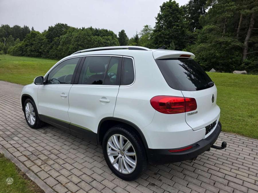 White Volkswagen Tiguan 2014 in Telschi, with an engine capacity of 1.39 L and mileage of 220 thousand km for 9200 €, photo 11 on AUTOMOTO.COM.LV