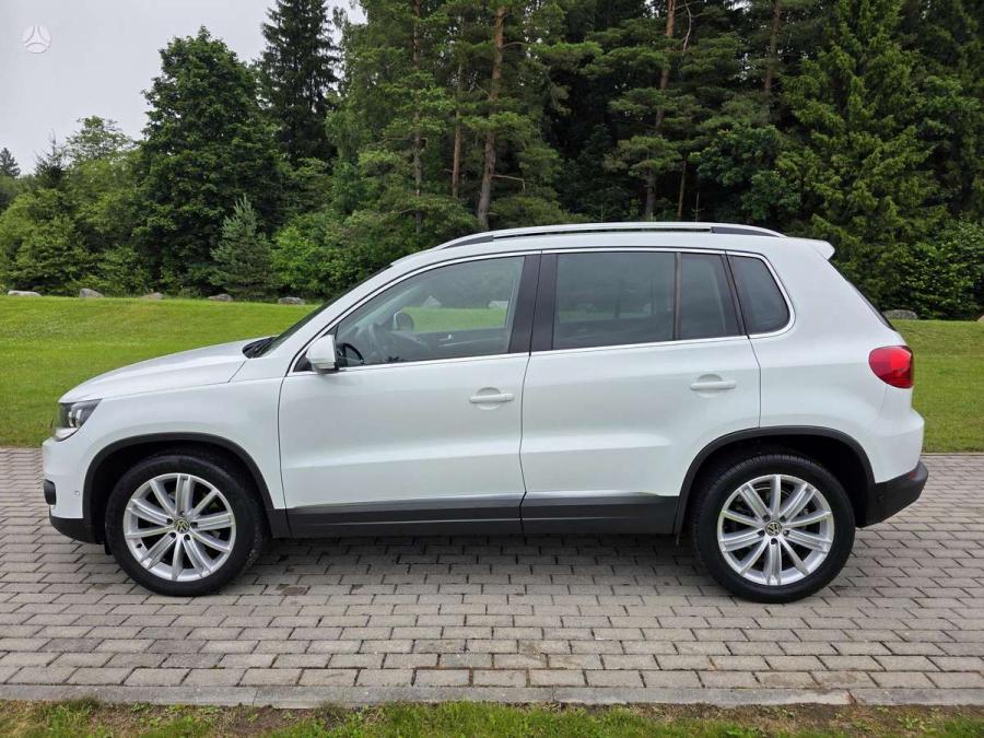White Volkswagen Tiguan 2014 in Telschi, with an engine capacity of 1.39 L and mileage of 220 thousand km for 9200 €, photo 12 on AUTOMOTO.COM.LV