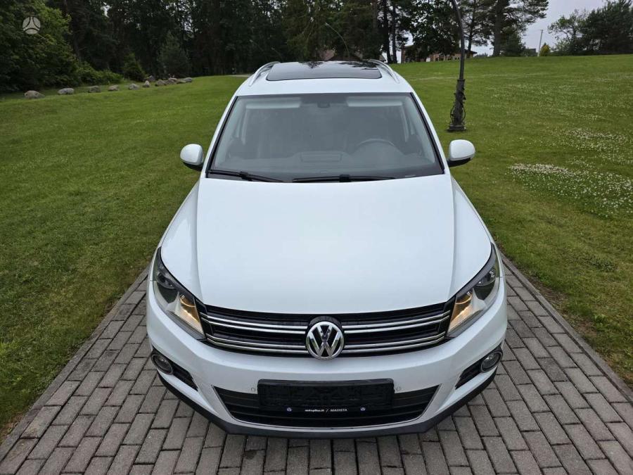 White Volkswagen Tiguan 2014 in Telschi, with an engine capacity of 1.39 L and mileage of 220 thousand km for 9200 €, photo 16 on AUTOMOTO.COM.LV