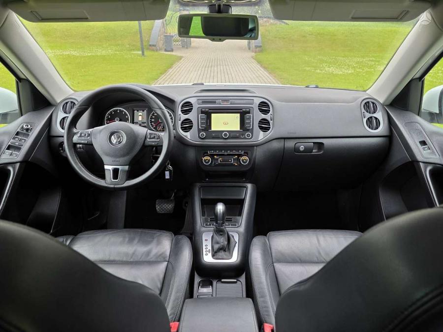 White Volkswagen Tiguan 2014 in Telschi, with an engine capacity of 1.39 L and mileage of 220 thousand km for 9200 €, photo 27 on AUTOMOTO.COM.LV