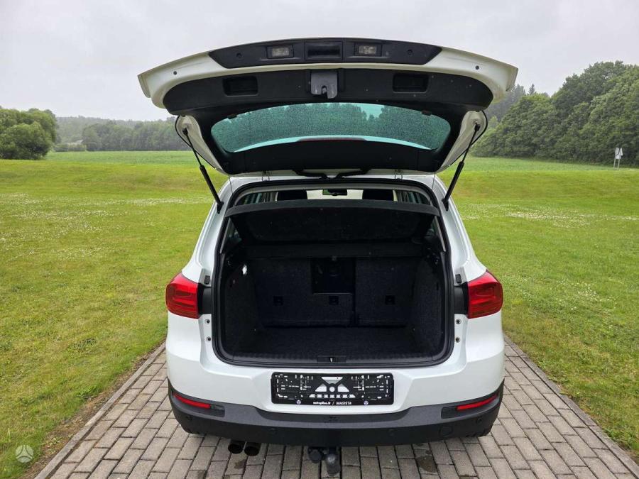 White Volkswagen Tiguan 2014 in Telschi, with an engine capacity of 1.39 L and mileage of 220 thousand km for 9200 €, photo 39 on AUTOMOTO.COM.LV