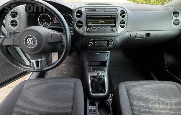 Balts Volkswagen Tiguan 2014 Rīga, ar dzinēja tilpumu 2.00 L un nobraukumu 130 tūkst. km par 9200 €, foto 6 vietnē AUTOMOTO.COM.LV