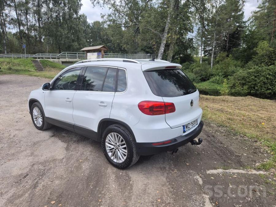 Balts Volkswagen Tiguan 2014 Valmiera, ar dzinēja tilpumu 2.00 L un nobraukumu 223 tūkst. km par 9200 €, foto 4 vietnē AUTOMOTO.COM.LV