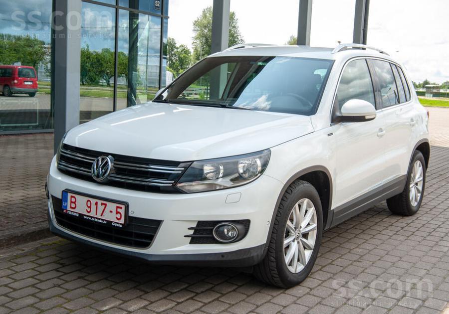 White Volkswagen Tiguan 2015 in Cesis, with an engine capacity of 2.00 L and mileage of 136 thousand km for 11500 €, photo 2 on AUTOMOTO.COM.LV
