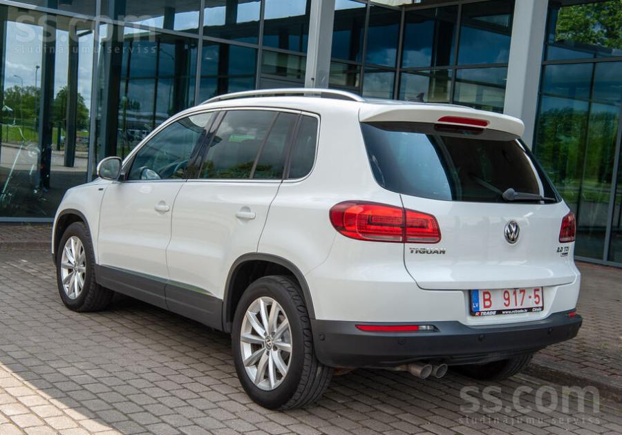 White Volkswagen Tiguan 2015 in Cesis, with an engine capacity of 2.00 L and mileage of 136 thousand km for 11500 €, photo 4 on AUTOMOTO.COM.LV