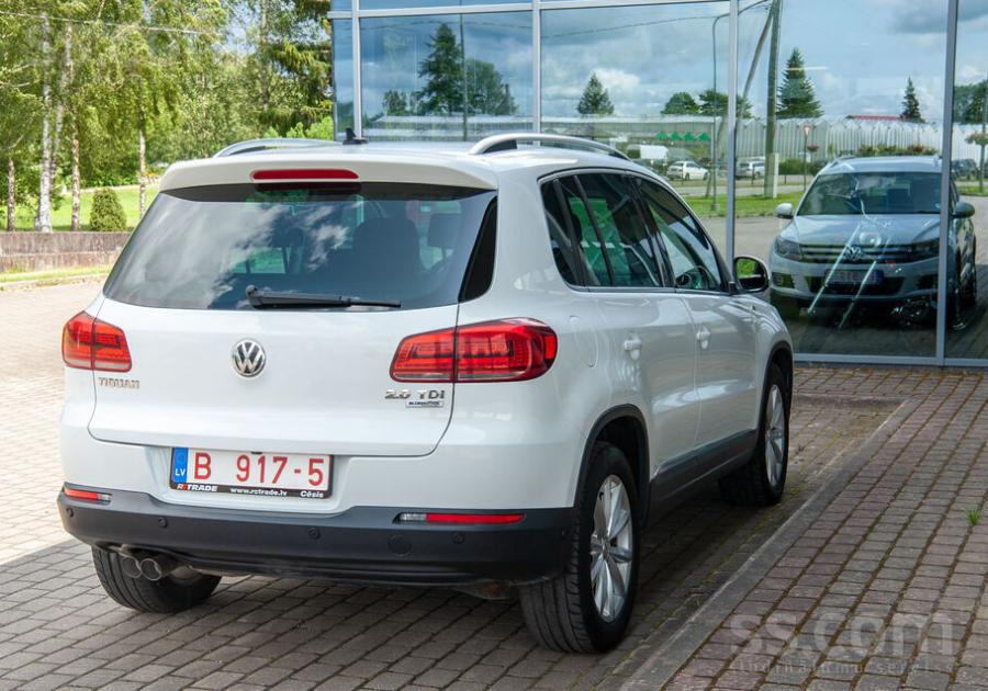 White Volkswagen Tiguan 2015 in Cesis, with an engine capacity of 2.00 L and mileage of 136 thousand km for 11500 €, photo 6 on AUTOMOTO.COM.LV