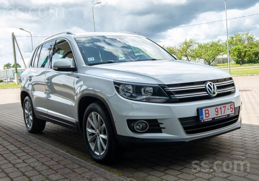 White Volkswagen Tiguan 2015 in Cesis, with an engine capacity of 2.00 L and mileage of 136 thousand km for 11500 €, photo 7 on AUTOMOTO.COM.LV