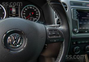 White Volkswagen Tiguan 2015 in Cesis, with an engine capacity of 2.00 L and mileage of 136 thousand km for 11500 €, photo 16 on AUTOMOTO.COM.LV