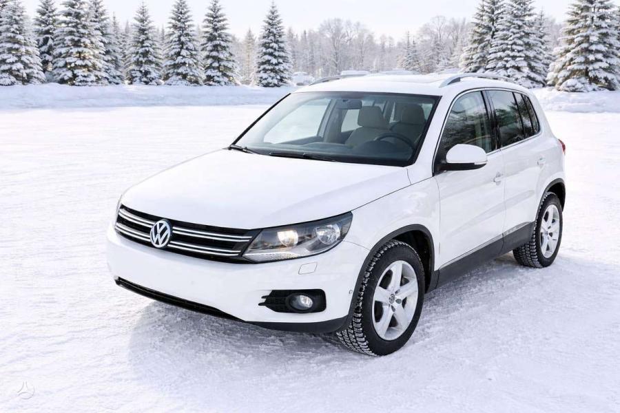 White Volkswagen Tiguan 2015 in Siauliai, with an engine capacity of 2.00 L and mileage of 183 thousand km for 7900 €, photo 1 on AUTOMOTO.COM.LV