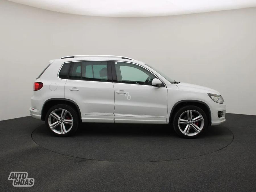 Balts Volkswagen Tiguan 2015 Viļņa, ar dzinēja tilpumu 2.00 L un nobraukumu 234 tūkst. km par 13599 €, foto 10 vietnē AUTOMOTO.COM.LV