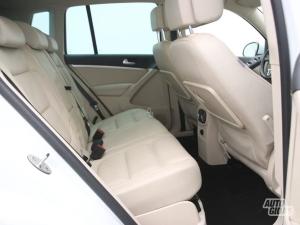 Balts Volkswagen Tiguan 2015 Viļņa, ar dzinēja tilpumu 2.00 L un nobraukumu 234 tūkst. km par 13599 €, foto 16 vietnē AUTOMOTO.COM.LV