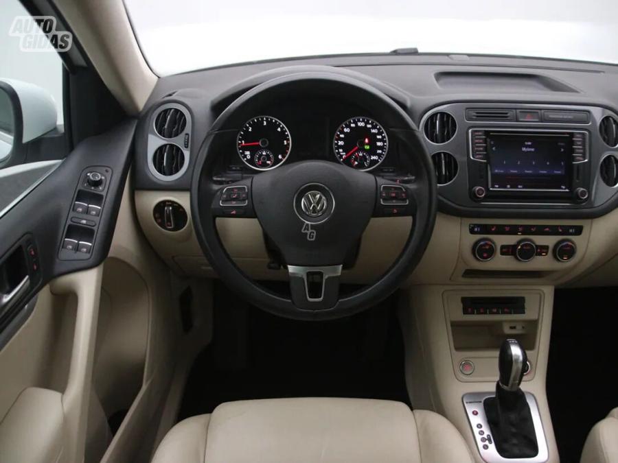 Balts Volkswagen Tiguan 2015 Viļņa, ar dzinēja tilpumu 2.00 L un nobraukumu 234 tūkst. km par 13599 €, foto 18 vietnē AUTOMOTO.COM.LV