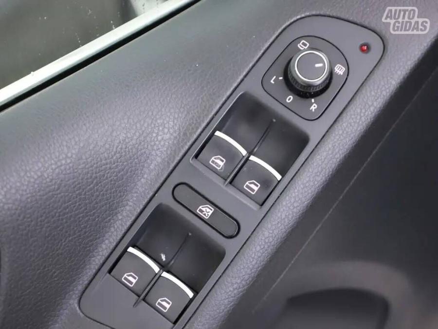 White Volkswagen Tiguan 2015 in Panevezys, with an engine capacity of 1.40 L and mileage of 267 thousand km for 8150 €, photo 30 on AUTOMOTO.COM.LV