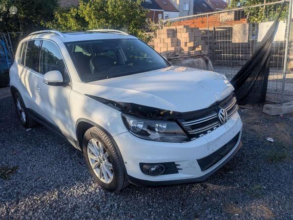 White Volkswagen Tiguan 2015 in Utena, with an engine capacity of 1.97 L and mileage of 150 thousand km for 8200 €, photo 1 on AUTOMOTO.COM.LV