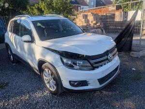 White Volkswagen Tiguan 2015 in Utena, with an engine capacity of 1.97 L and mileage of 150 thousand km for 8200 €, photo  on AUTOMOTO.COM.LV
