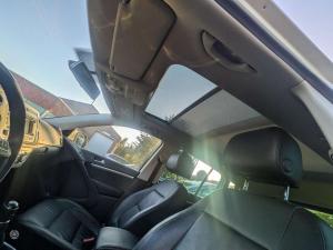 White Volkswagen Tiguan 2015 in Utena, with an engine capacity of 1.97 L and mileage of 150 thousand km for 8200 €, photo 10 on AUTOMOTO.COM.LV