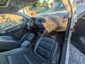 White Volkswagen Tiguan 2015 in Utena, with an engine capacity of 1.97 L and mileage of 150 thousand km for 8200 €, photo 16 on AUTOMOTO.COM.LV