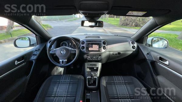 Balts Volkswagen Tiguan 2015 Daugavpils, ar dzinēja tilpumu 2.00 L un nobraukumu 191 tūkst. km par 12500 €, foto 11 vietnē AUTOMOTO.COM.LV