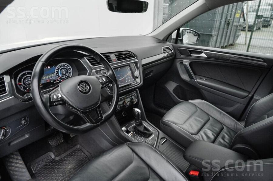 White Volkswagen Tiguan 2016 in Riga, with an engine capacity of 2.00 L and mileage of 110 thousand km for 16650 €, photo 27 on AUTOMOTO.COM.LV