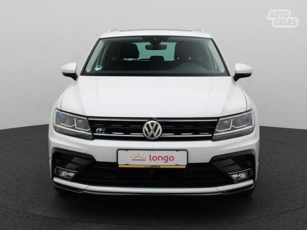 White Volkswagen Tiguan 2016 in Vilnius, with an engine capacity of 2.00 L and mileage of 165 thousand km for 18499 €, photo 3 on AUTOMOTO.COM.LV