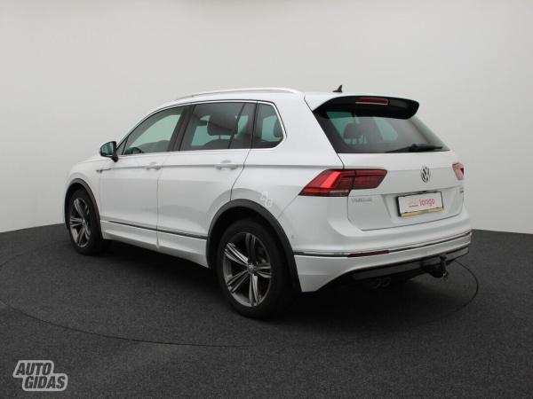 White Volkswagen Tiguan 2016 in Vilnius, with an engine capacity of 2.00 L and mileage of 165 thousand km for 18499 €, photo 7 on AUTOMOTO.COM.LV
