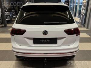 White Volkswagen Tiguan 2016 in Riga, with an engine capacity of 2.00 L and mileage of 223 thousand km for 17990 €, photo 5 on AUTOMOTO.COM.LV