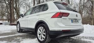 White Volkswagen Tiguan 2016 in Taurage, with an engine capacity of 1.97 L and mileage of 300 thousand km for 13800 €, photo 13 on AUTOMOTO.COM.LV