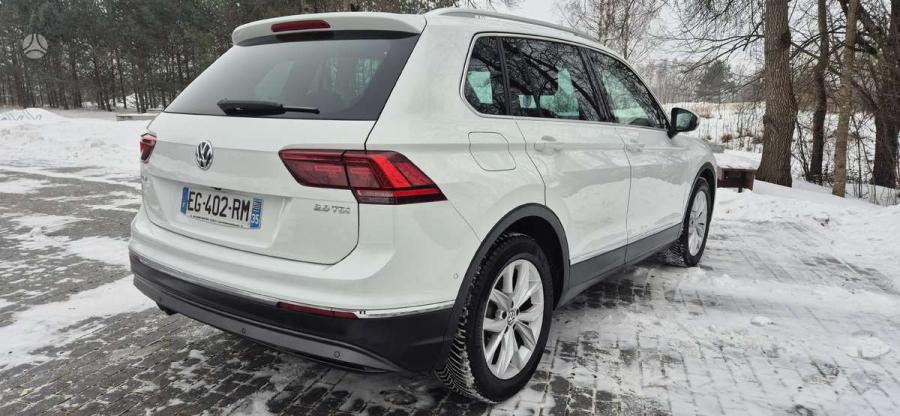 White Volkswagen Tiguan 2016 in Taurage, with an engine capacity of 1.97 L and mileage of 300 thousand km for 13800 €, photo 20 on AUTOMOTO.COM.LV