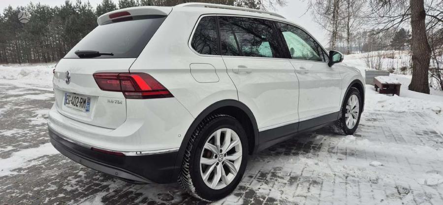 White Volkswagen Tiguan 2016 in Taurage, with an engine capacity of 1.97 L and mileage of 300 thousand km for 13800 €, photo 21 on AUTOMOTO.COM.LV