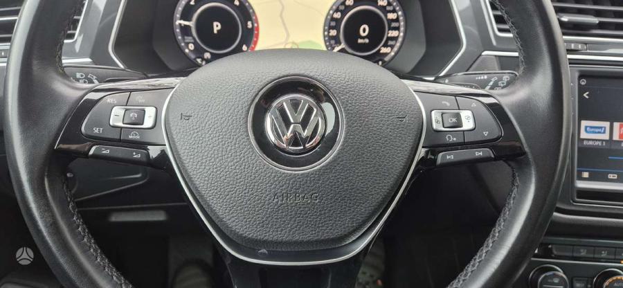 White Volkswagen Tiguan 2016 in Taurage, with an engine capacity of 1.97 L and mileage of 300 thousand km for 13800 €, photo 24 on AUTOMOTO.COM.LV