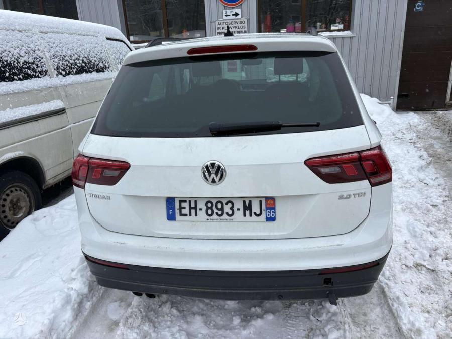 Balts Volkswagen Tiguan 2016 Viļņa, ar dzinēja tilpumu 1.97 L un nobraukumu 160 tūkst. km par 5200 €, foto 4 vietnē AUTOMOTO.COM.LV