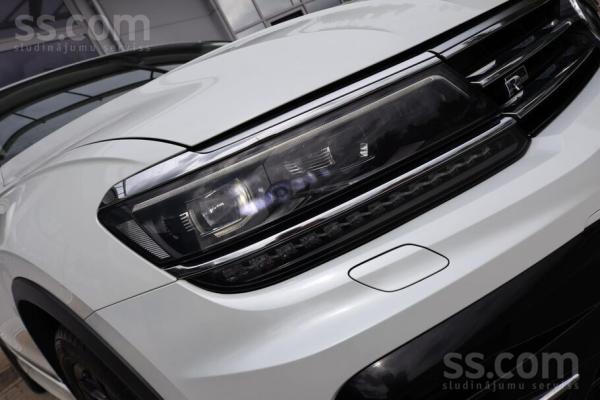 White Volkswagen Tiguan 2016 in Riga, with an engine capacity of 2.00 L and mileage of 0 thousand km for 16995 €, photo 5 on AUTOMOTO.COM.LV