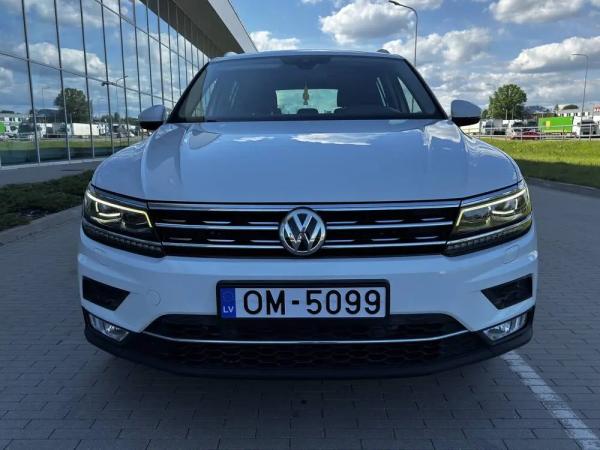 White Volkswagen Tiguan 2016 in Rezekne, with an engine capacity of 2.00 L and mileage of 222 thousand km for 15900 €, photo 10 on AUTOMOTO.COM.LV