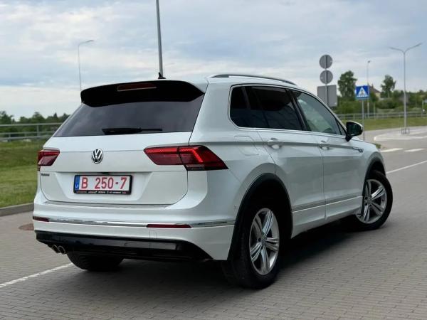 White Volkswagen Tiguan 2016 in Rezekne, with an engine capacity of 2.00 L and mileage of 185 thousand km for 16990 €, photo 6 on AUTOMOTO.COM.LV