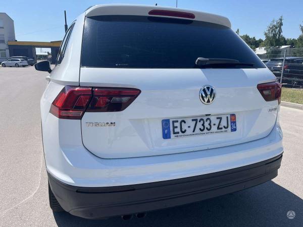 White Volkswagen Tiguan 2016 in Taurage, with an engine capacity of 1.97 L and mileage of 230 thousand km for 11500 €, photo 6 on AUTOMOTO.COM.LV