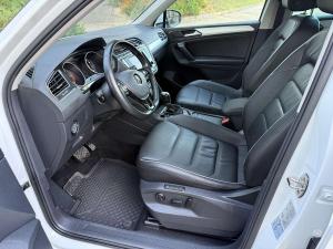White Volkswagen Tiguan 2016 in Prienai, with an engine capacity of 1.97 L and mileage of 165 thousand km for 14950 €, photo 23 on AUTOMOTO.COM.LV
