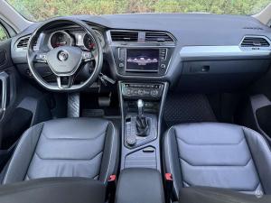 White Volkswagen Tiguan 2016 in Prienai, with an engine capacity of 1.97 L and mileage of 165 thousand km for 14950 €, photo 28 on AUTOMOTO.COM.LV