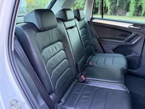 White Volkswagen Tiguan 2016 in Prienai, with an engine capacity of 1.97 L and mileage of 165 thousand km for 14950 €, photo 30 on AUTOMOTO.COM.LV