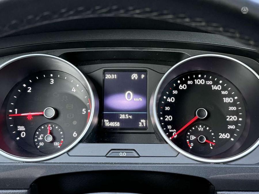 White Volkswagen Tiguan 2016 in Prienai, with an engine capacity of 1.97 L and mileage of 165 thousand km for 14950 €, photo 43 on AUTOMOTO.COM.LV