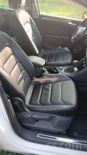 White Volkswagen Tiguan 2016 in Saldus, with an engine capacity of 2.00 L and mileage of 233 thousand km for 13700 €, photo 8 on AUTOMOTO.COM.LV
