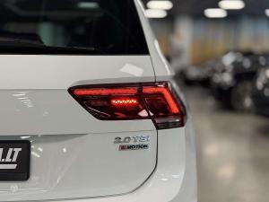 White Volkswagen Tiguan 2016 in Klaipeda, with an engine capacity of 1.98 L and mileage of 279 thousand km for 14950 €, photo 8 on AUTOMOTO.COM.LV