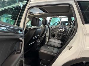 White Volkswagen Tiguan 2016 in Klaipeda, with an engine capacity of 1.98 L and mileage of 279 thousand km for 14950 €, photo 15 on AUTOMOTO.COM.LV