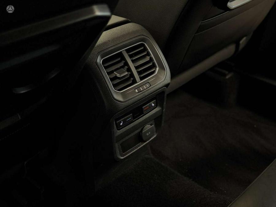 White Volkswagen Tiguan 2016 in Klaipeda, with an engine capacity of 1.98 L and mileage of 279 thousand km for 14950 €, photo 16 on AUTOMOTO.COM.LV