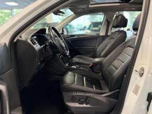White Volkswagen Tiguan 2016 in Klaipeda, with an engine capacity of 1.98 L and mileage of 279 thousand km for 14950 €, photo 18 on AUTOMOTO.COM.LV