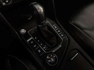 White Volkswagen Tiguan 2016 in Klaipeda, with an engine capacity of 1.98 L and mileage of 279 thousand km for 14950 €, photo 20 on AUTOMOTO.COM.LV